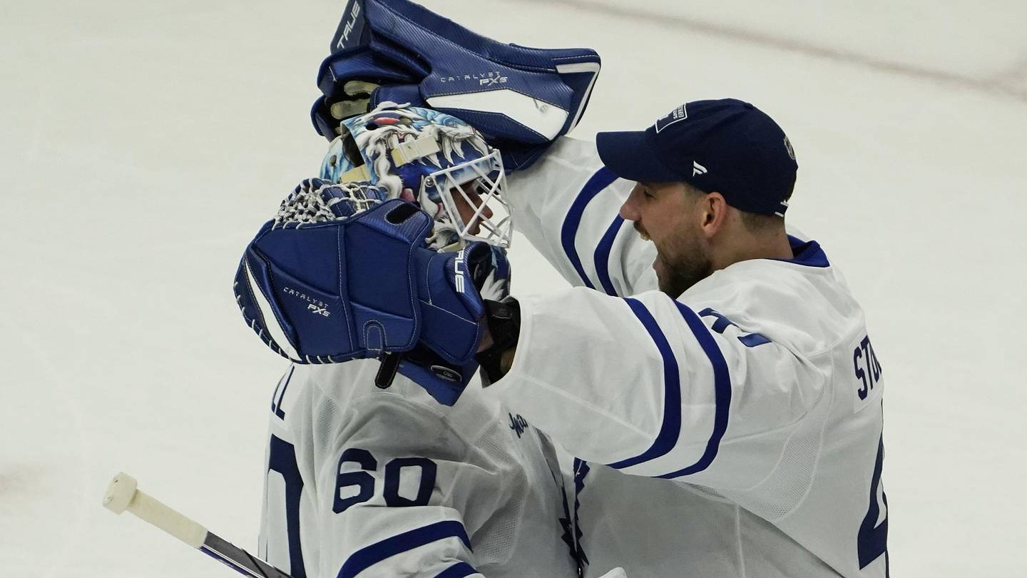 Toronto Maple Leafs Have Tough Choice for Playoff Starting Goalie