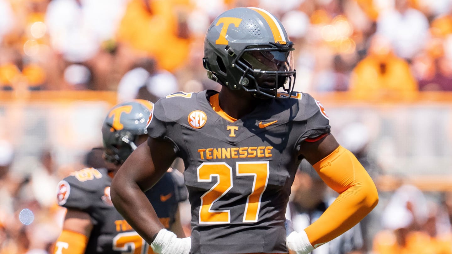 The 49ers Met with Tennessee DE James Pearce Jr. at the Combine