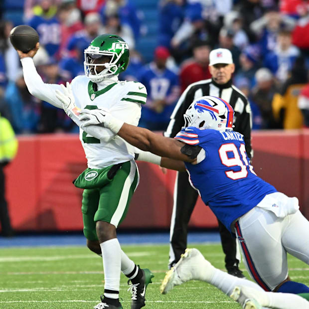 Bills fill injured DeWayne Carter's roster spot with ex-Panthers ...