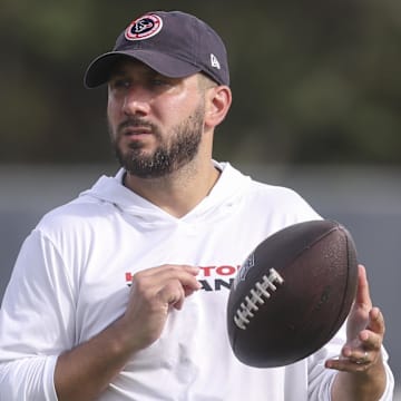 New Details Emerge on Houston Texans’ Nick Chubb Signing