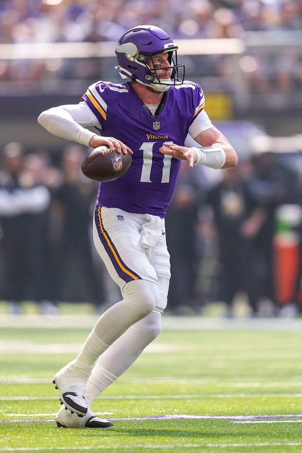 Carson Wentz pens emotional note hugging wife Madison, kids after ...
