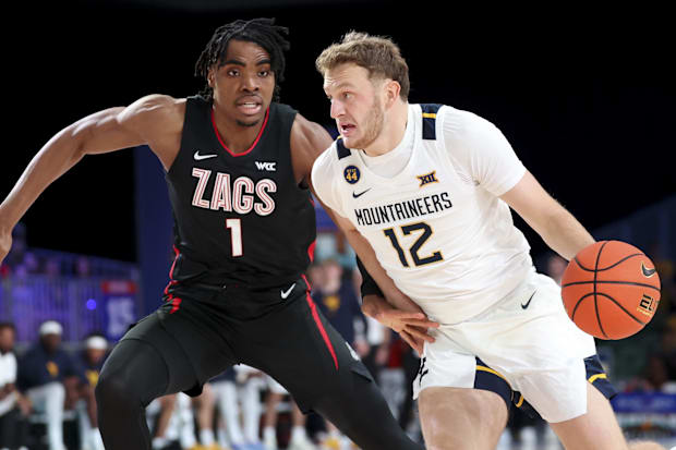 A Curt Cignetti For Indiana Basketball? What Darian DeVries Did At Drake Qualifies