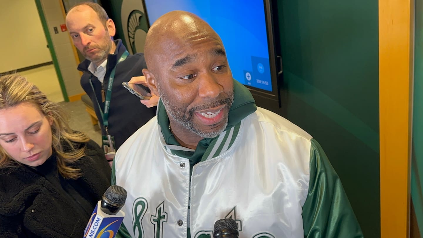 WATCH: Michigan State Legend Mateen Cleaves Speaks at Halftime of MSU ...