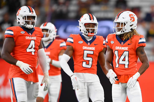 Dallas Cowboys' highest-paid UDFA gets first-team reps during OTAs