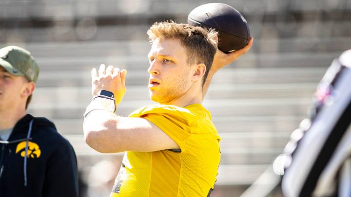 Iowa Hawkeyes QB Mark Gronowski Reveals Major Injury Update