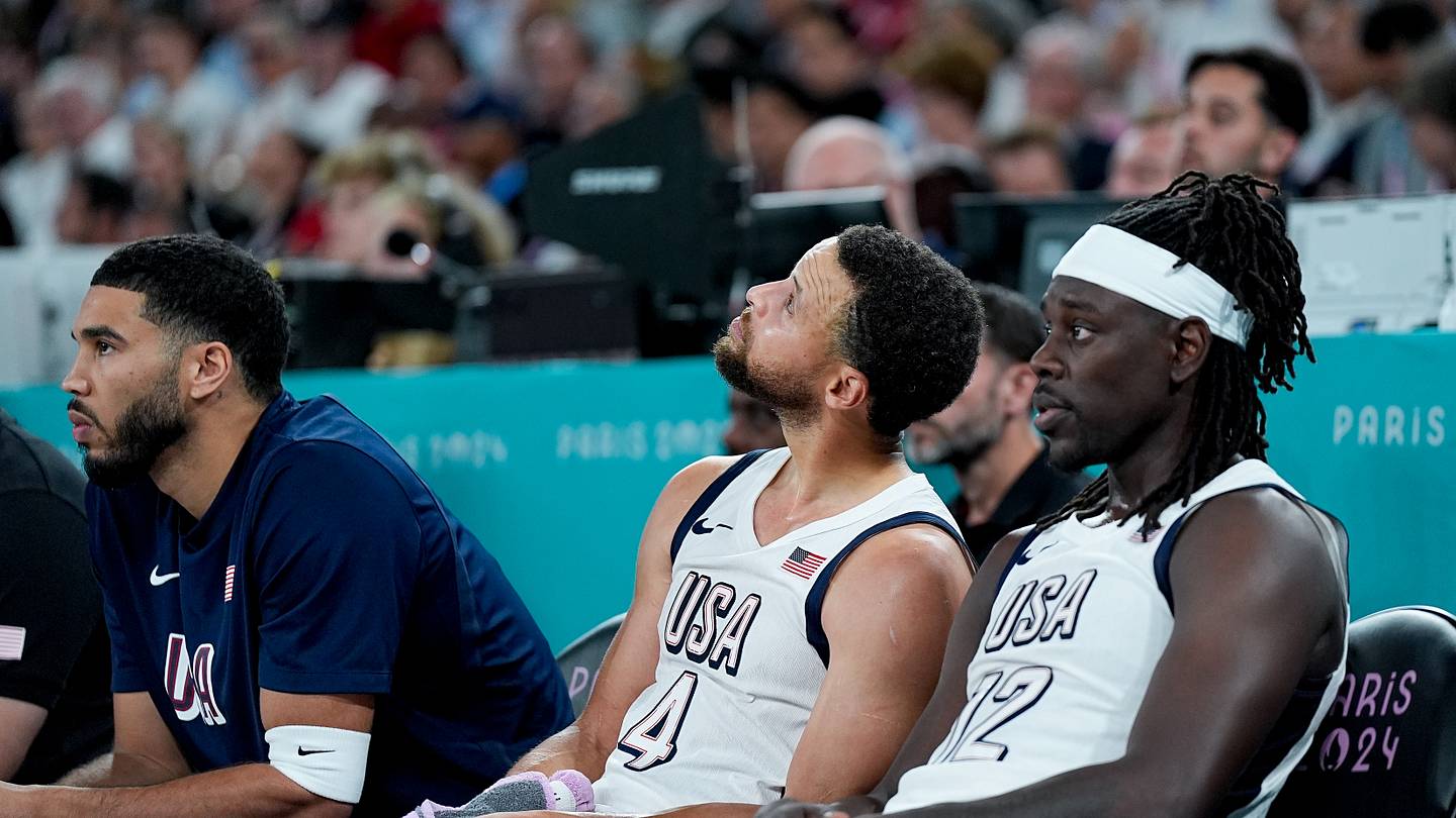 Jayson Tatum is riding the bench for Team USA and his mom is big mad