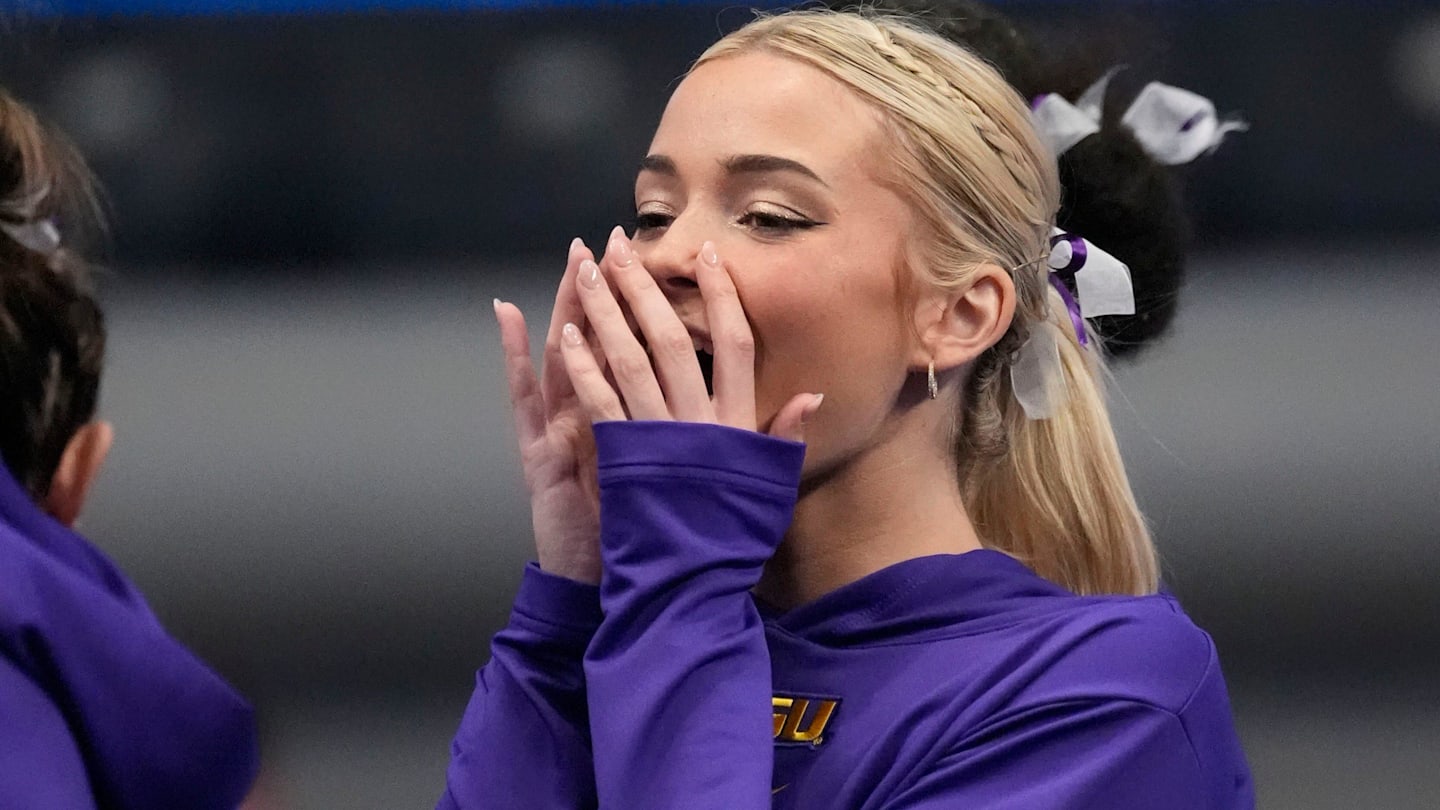 LSU’s Livvy Dunne cheers on Olympic champ Jade Carey in classy move at NCAAs