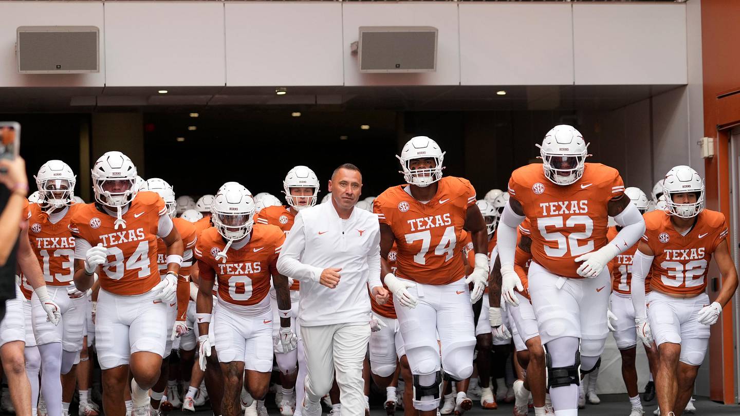 Grading Texas Longhorns Position Groups in Blowout Victory over Sam ...
