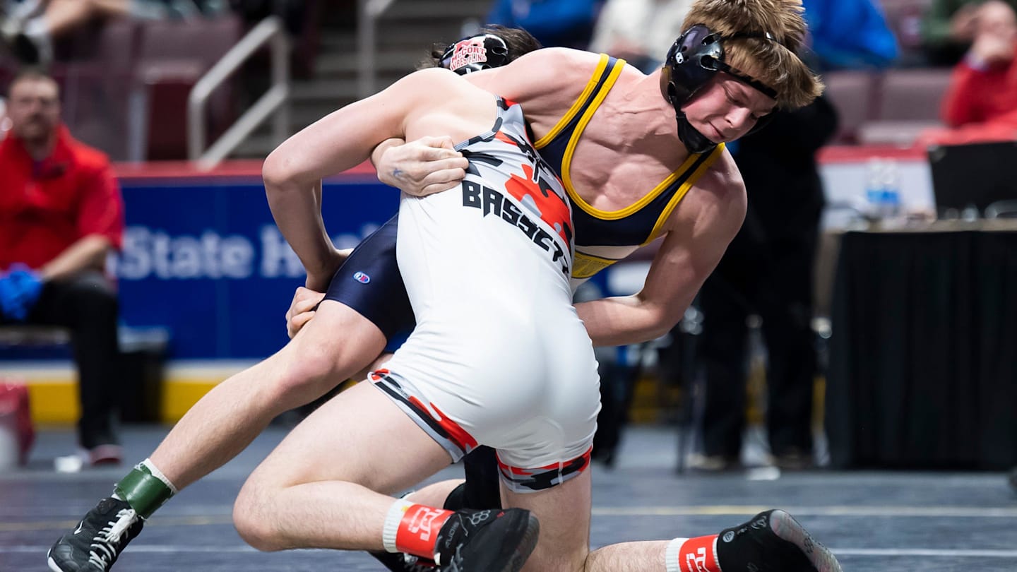 Nation's No. 1 Wrestler Bo Bassett Commits to Iowa