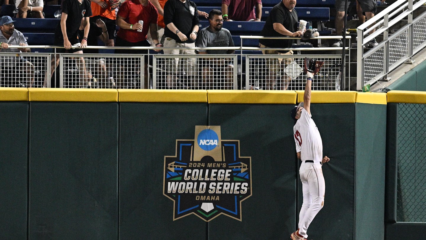 Jace LaViolette's amazing catch shows why Texas A&M baseball can win it ...