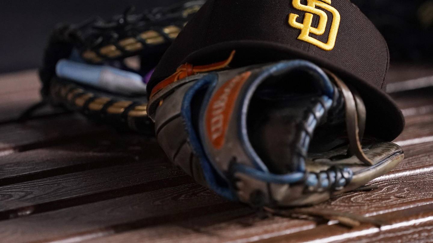 Brewers Linked To Padres Gold Glove Winner With 'Significant' Risk