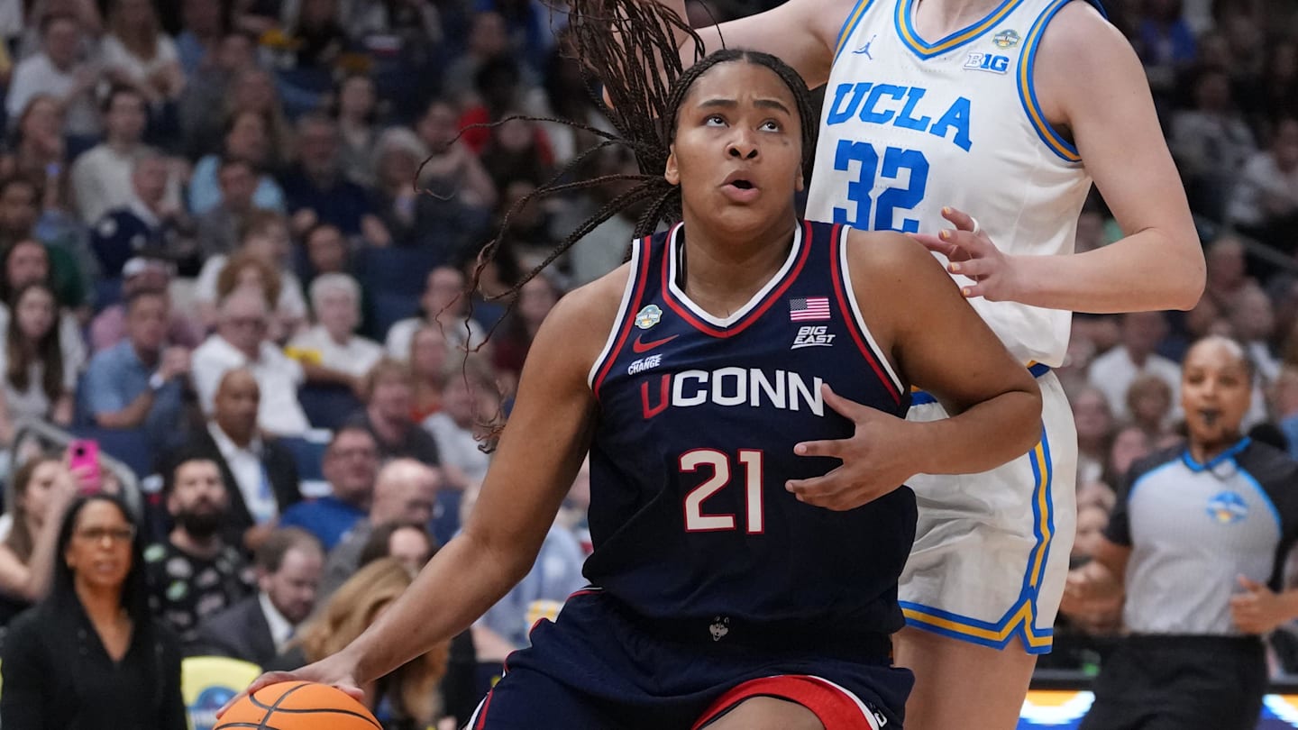 UConn Makes Huge Announcement Regarding Sarah Strong