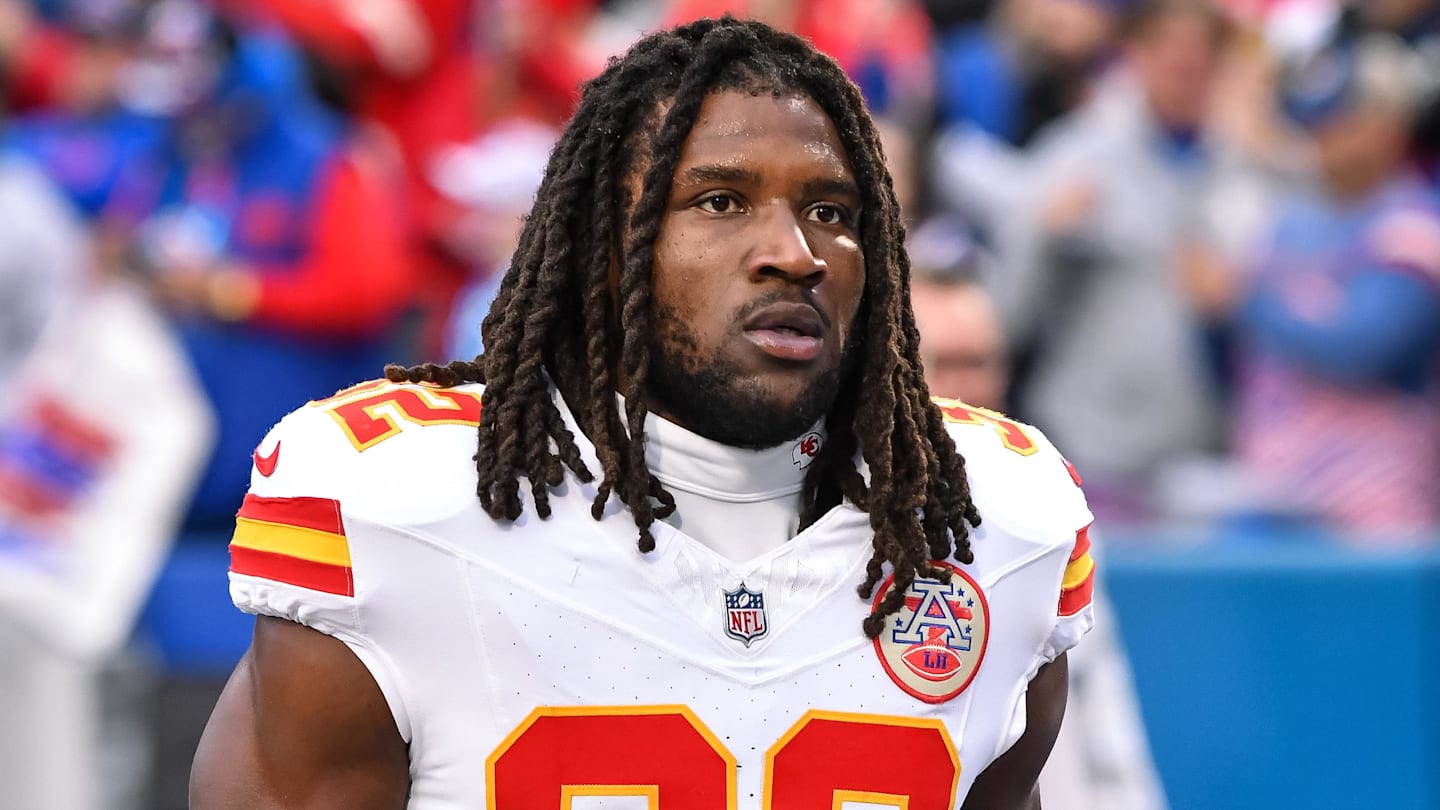 Titans and Patriots Eye Key NFL Trades | VT News