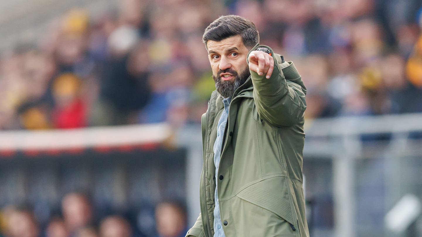 S04-Coach reagiert auf Kroos-Kritik - Becker & Ayhan gemeinsam gegen ...