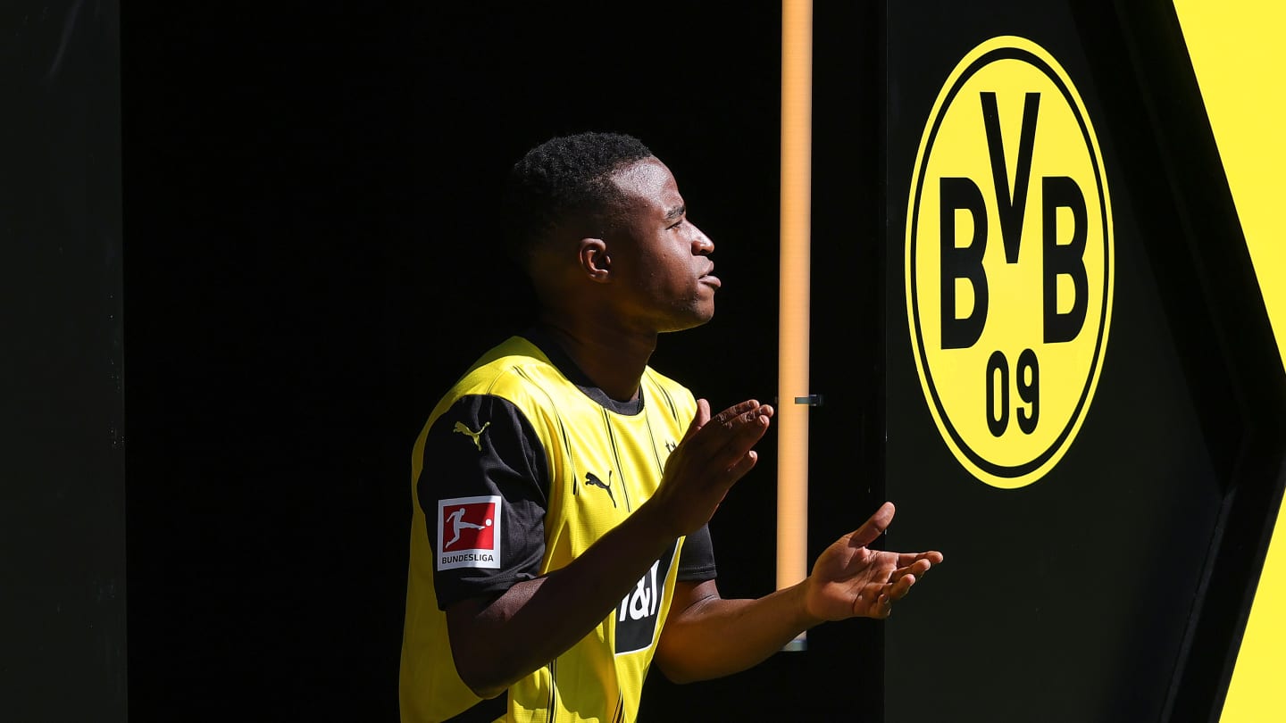 Bericht: Youssoufa Moukoko mit neuem Verein einig