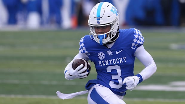 Arkansas Razorbacks land another transfer wide receiver