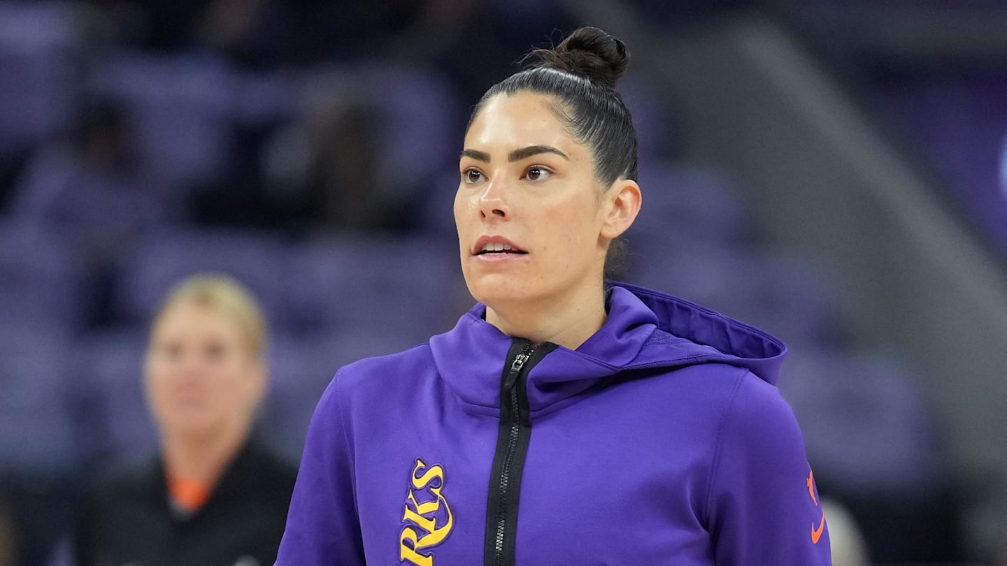 Sparks Coach Sends Message as WNBA Fans Call for Kelsey Plum Suspension ...