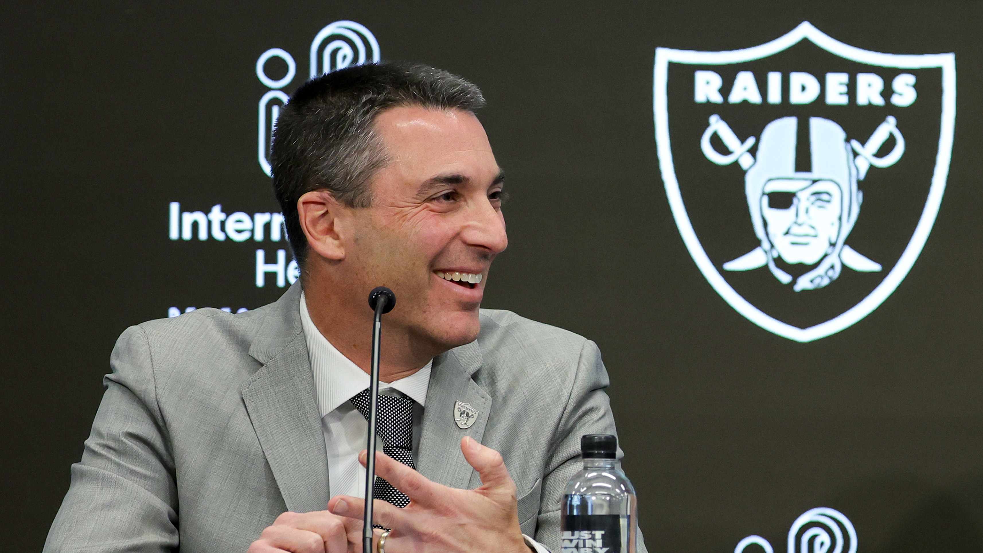 Raiders: 3 hot seat HCs who could be the OC in Las Vegas next season