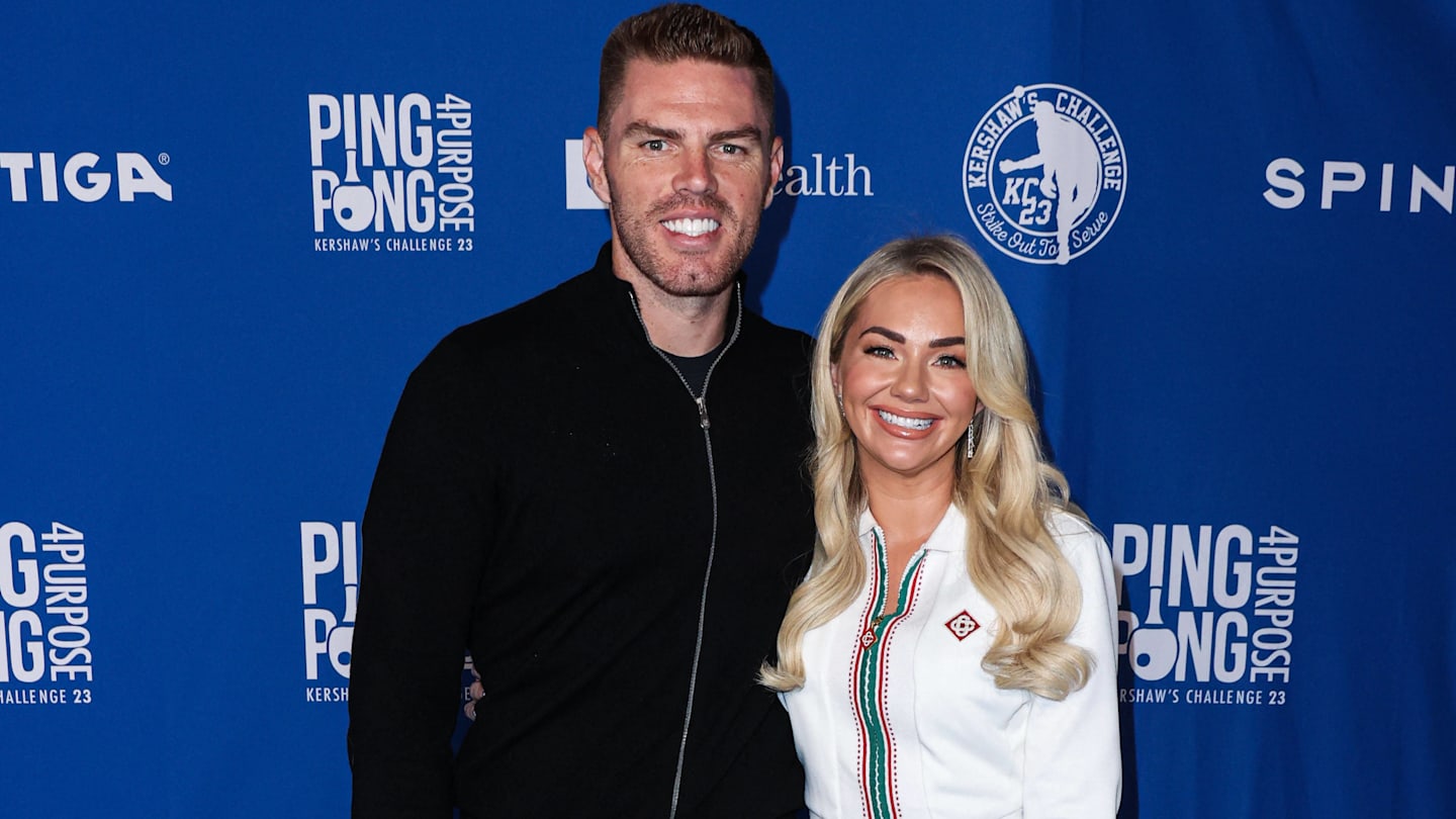 Dodgers WAG Chelsea Freeman flashes ponytails with 'spiced chai' makeover