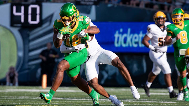 Oregon Ducks Tight End Kenyon Sadiq Steps Up With Terrance Ferguson's ...