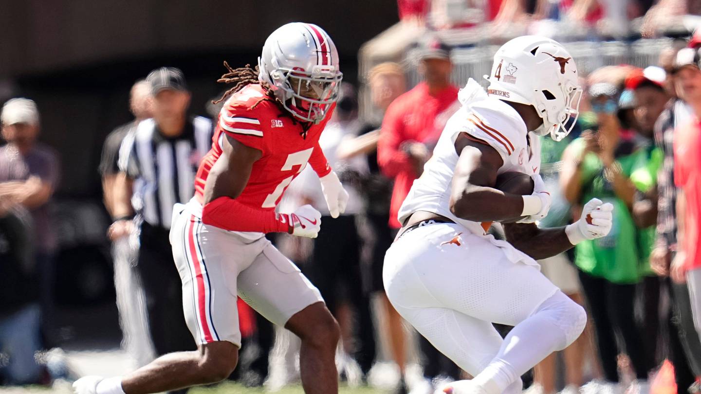 A Key Piece of Texas Offense Returns to Practice After Long Absence