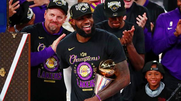 Comparing LeBron James to UNC Icon Michael Jordan: Total Stupidity