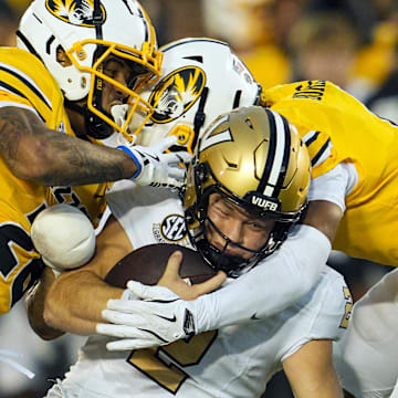 Mizzou Tigers Grab Commitment From 4-Star LB JJ Bush