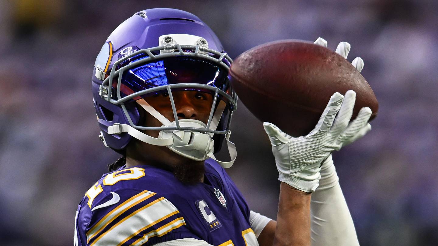 Justin Jefferson Joins Elite NFL Company by Recording 1,000 Yards This ...