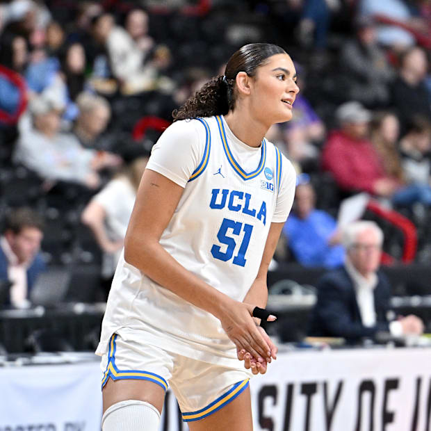 UCLA star Lauren Betts applauds ‘pretty’ sister Sienna and her slamming ...