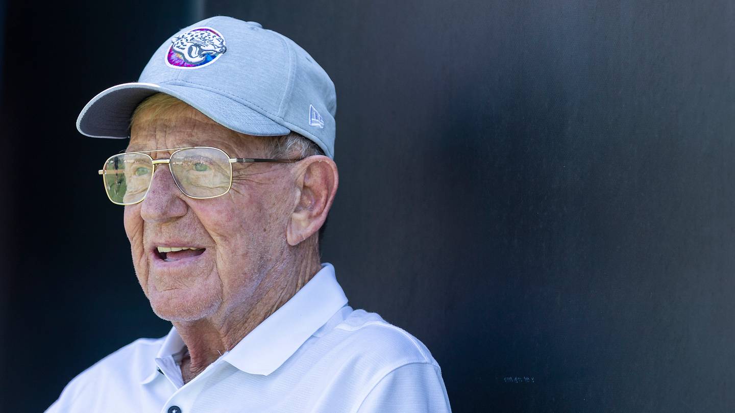 Lou Holtz takes another shot at Ryan Day ahead of the CFP National ...