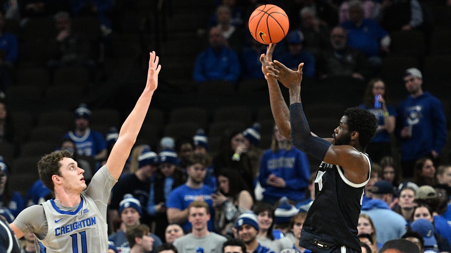 Oregon Ducks Basketball Injury Update: Supreme Cook Making Season Debut