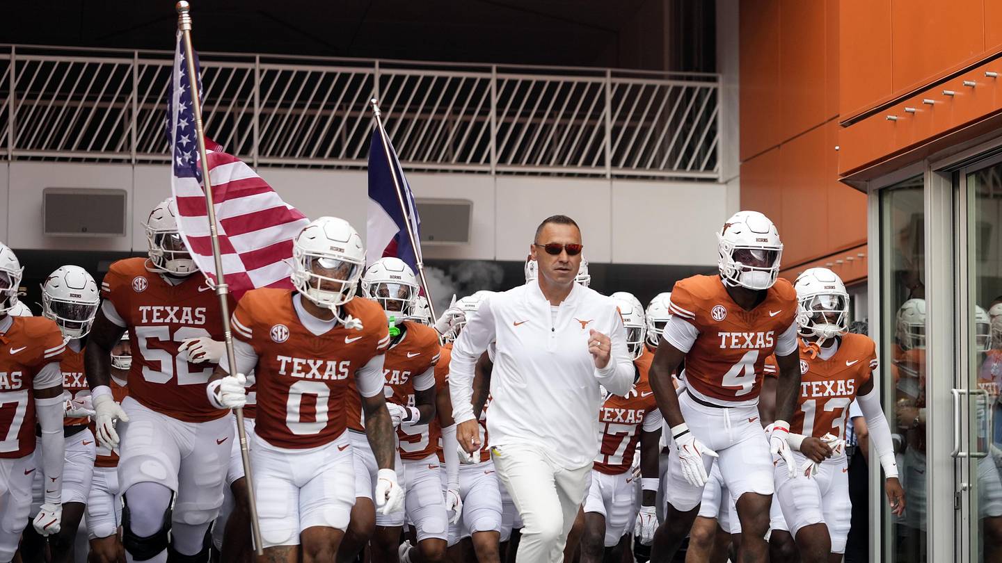 Texas Longhorns Player Spotlight: Kicker Mason Shipley