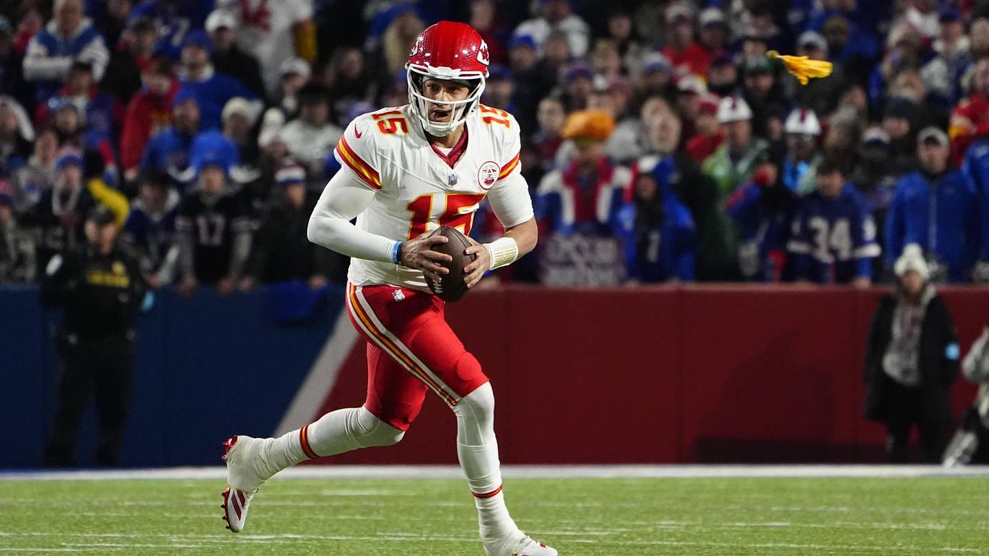 Patrick Mahomes Fined for 'Violent Gesture' During TD Celebration in ...