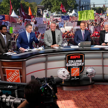 'College GameDay' Reveals Celebrity Guest Picker for Tennessee-Georgia