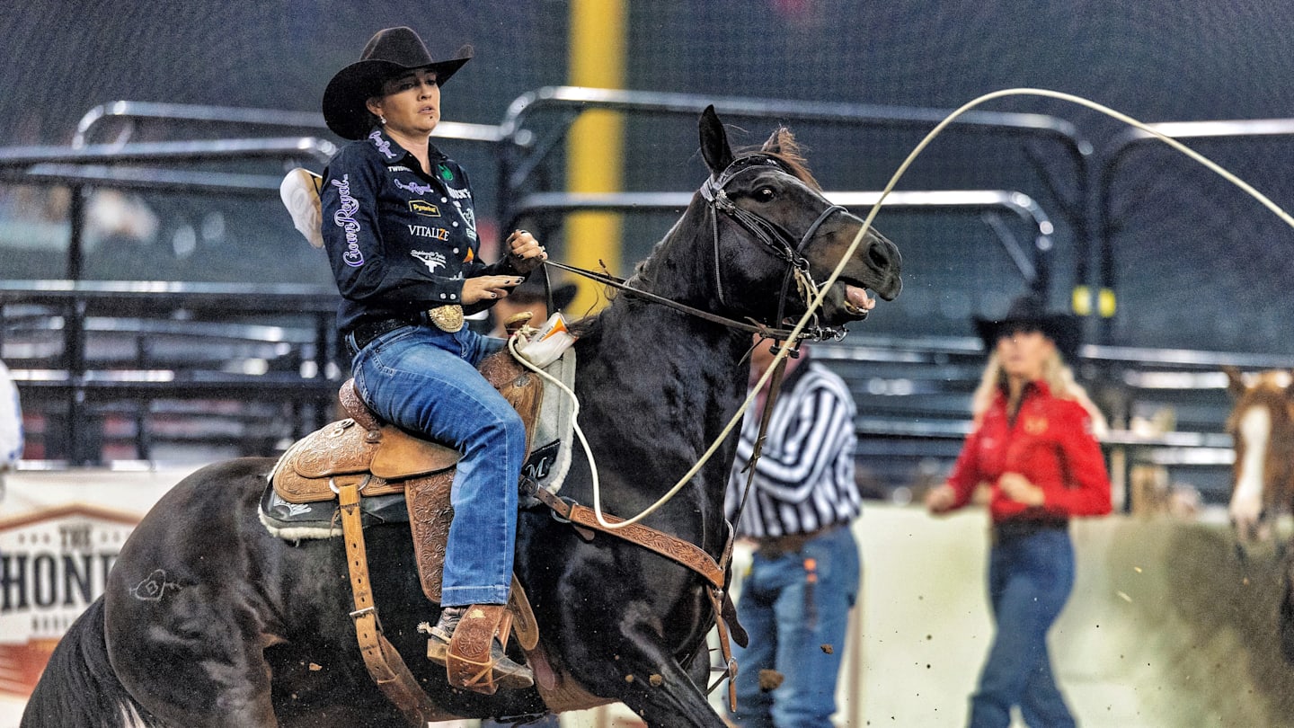 Best Breakaway Ropers in the World Meet to Rope For Kimes Ranch $1 Million
