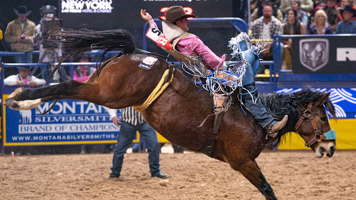 Who is Moving on to the Semi Finals from RODEOHOUSTON Super Series III?