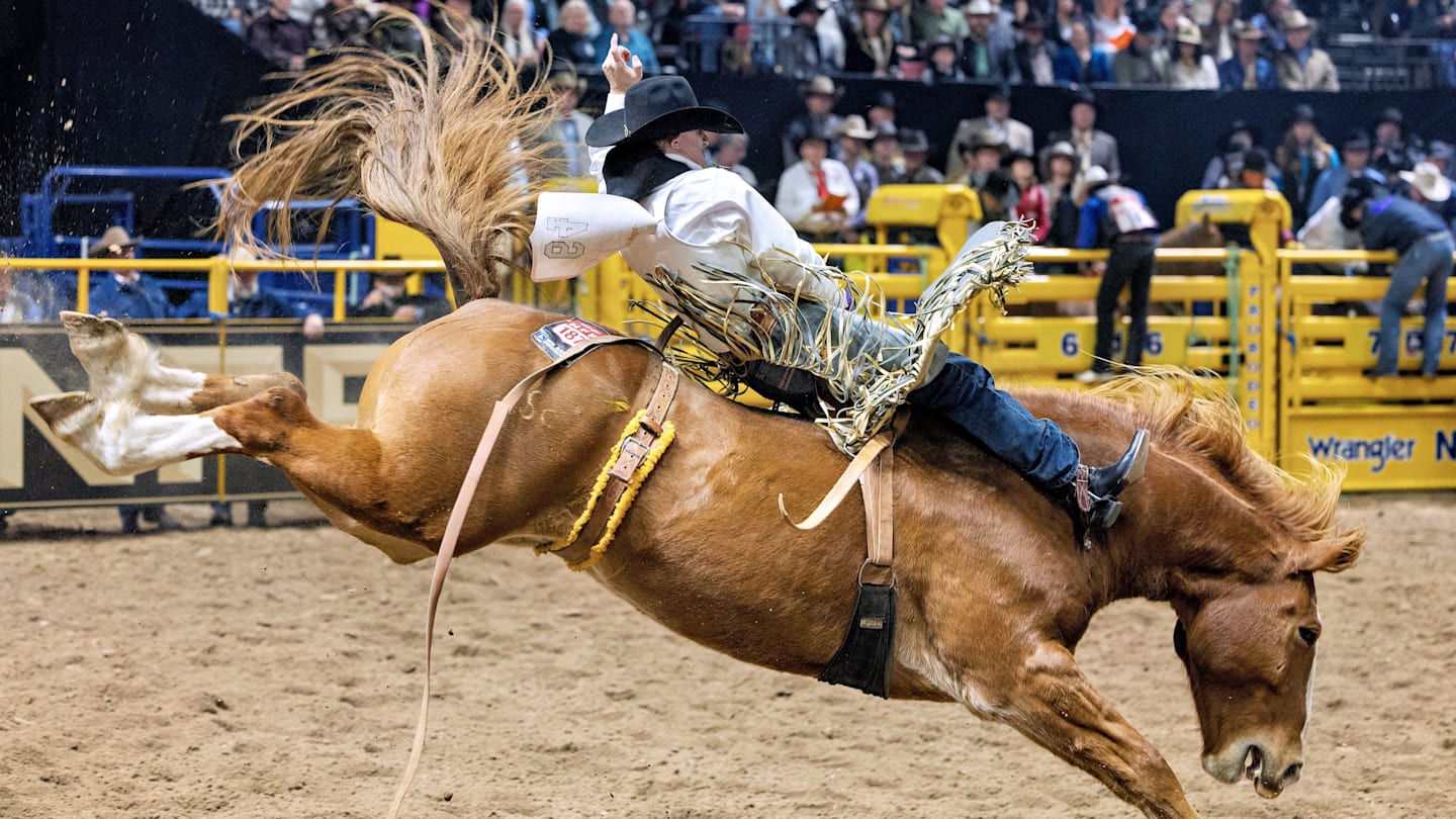 Meet Bracket 6, Round 1 Winner at the FWSSR: Bareback Rider, Cooper Cooke