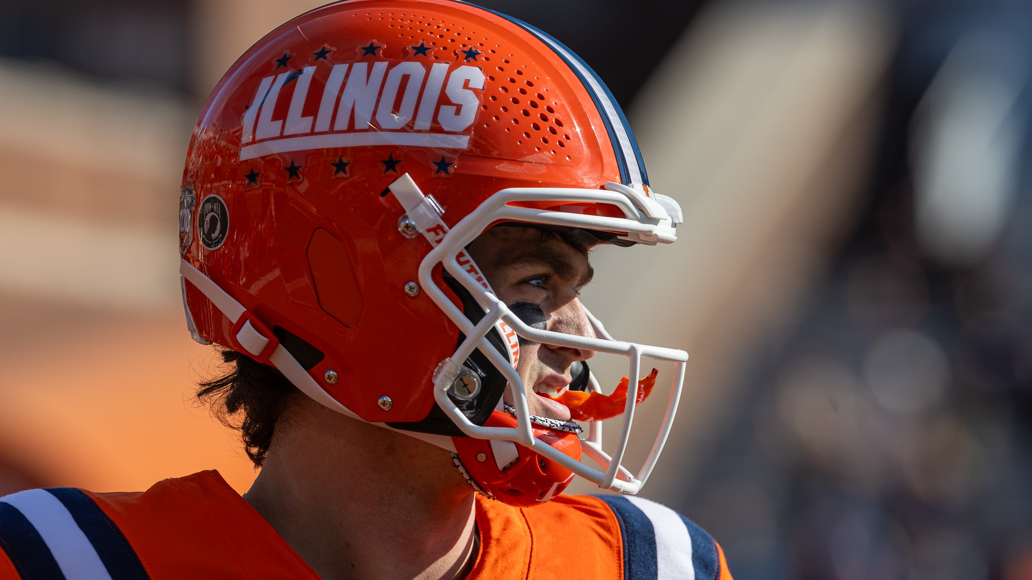 Luke Altmyer snubbed from Heisman Trophy odds despite Illinois football ...