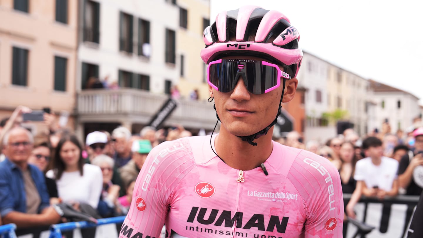 Isaac Del Toro, líder del Giro de Italia, aumenta ventaja; Asgreen gana ...