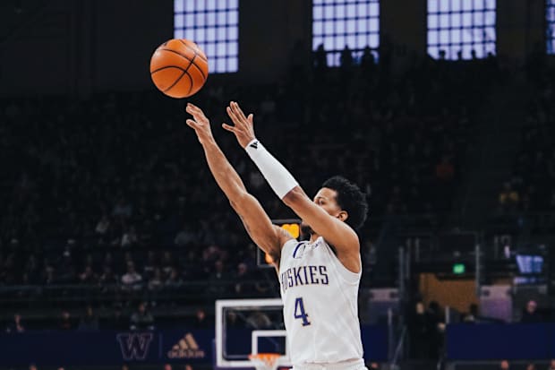 DJ Davis Heats Up as Husky Long-Range Shooter