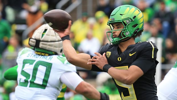 Oregon Ducks Spring Game: Dakorien Moore, Kenyon Sadiq Stand Out