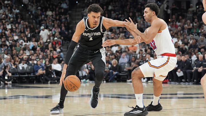 Spurs Stun Warriors, Erase 17-Point Deficit to Notch 3rd Straight Win