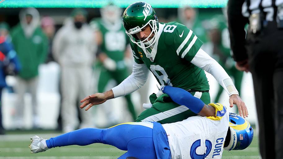 Aaron Rodgers becomes the king of taking sacks in Jets' loss to the Bills