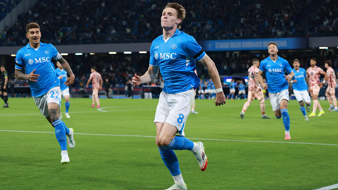 McTominay trascina il Napoli: 2-0 al Torino e primo posto solitario