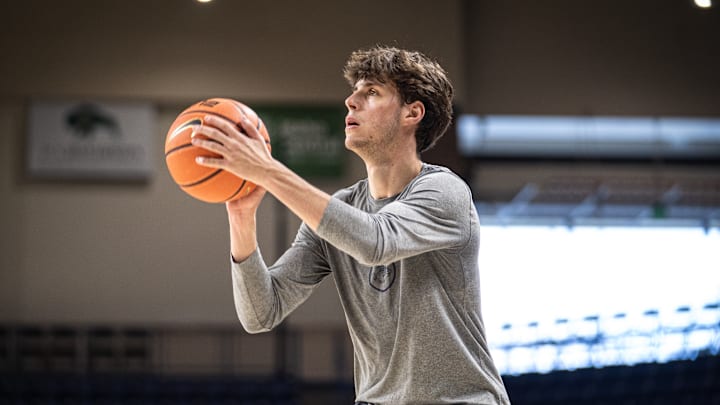 Gonzaga's Mario Saint-Supery shines in Spain's elimination loss to Greece at EuroBasket