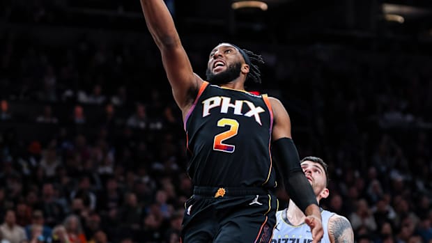 Hornets send Nick Richards to Suns in first trade of the season