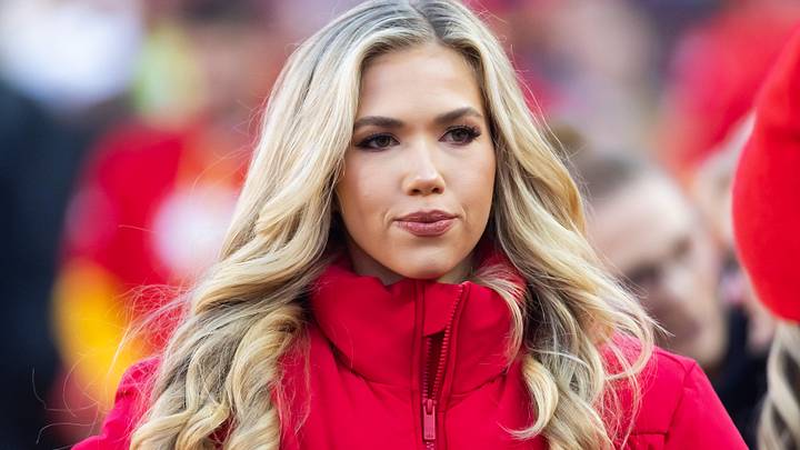Chiefs heiress Gracie Hunt Super Bowl LIX ready in sizzling red ...