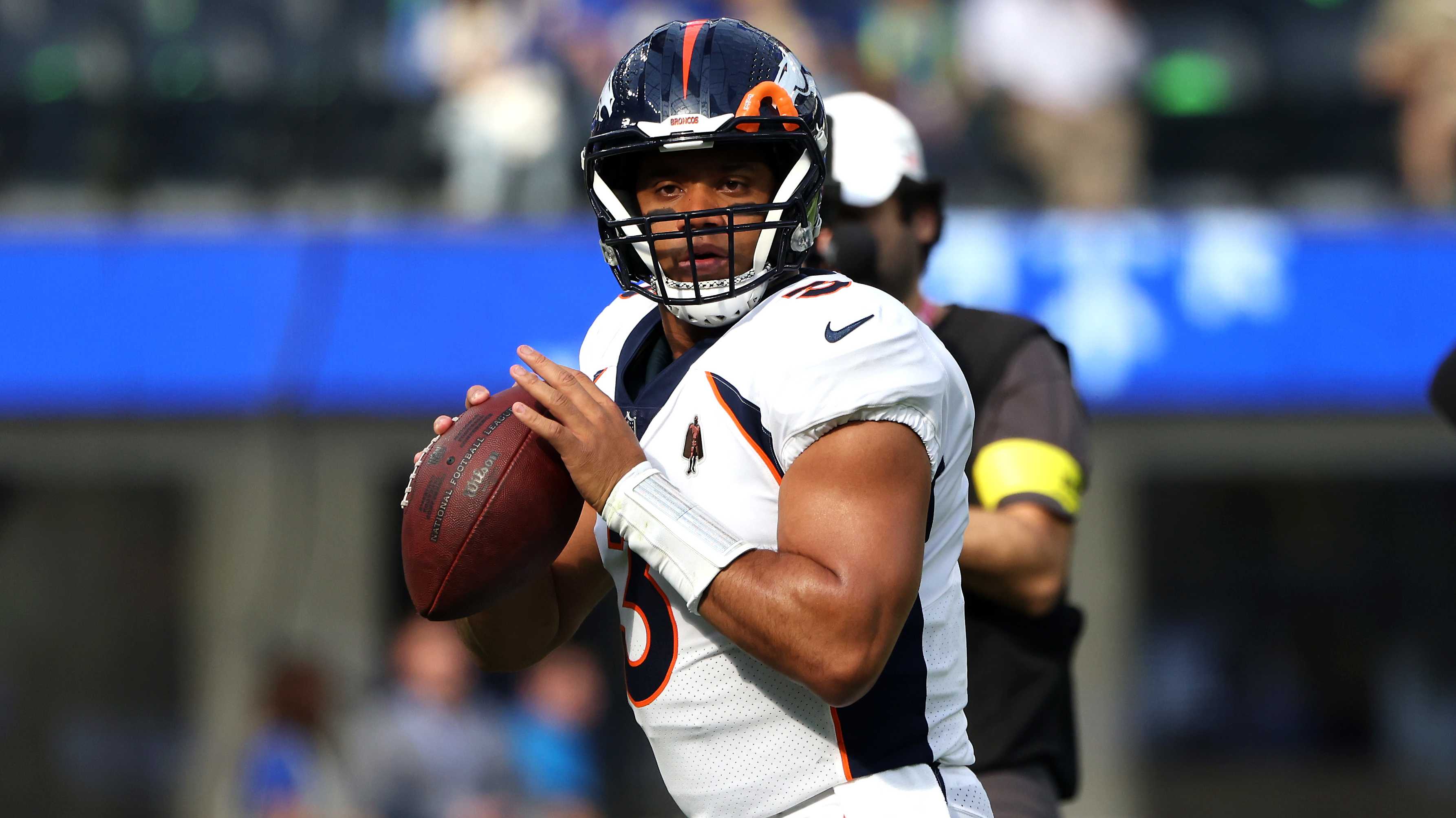 QB Russell Wilson shows off accuracy at Broncos minicamp