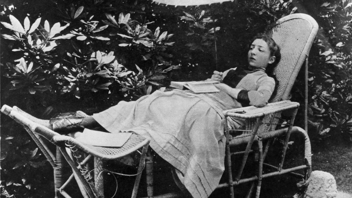 Book heroines who show how to be very demure and very mindful