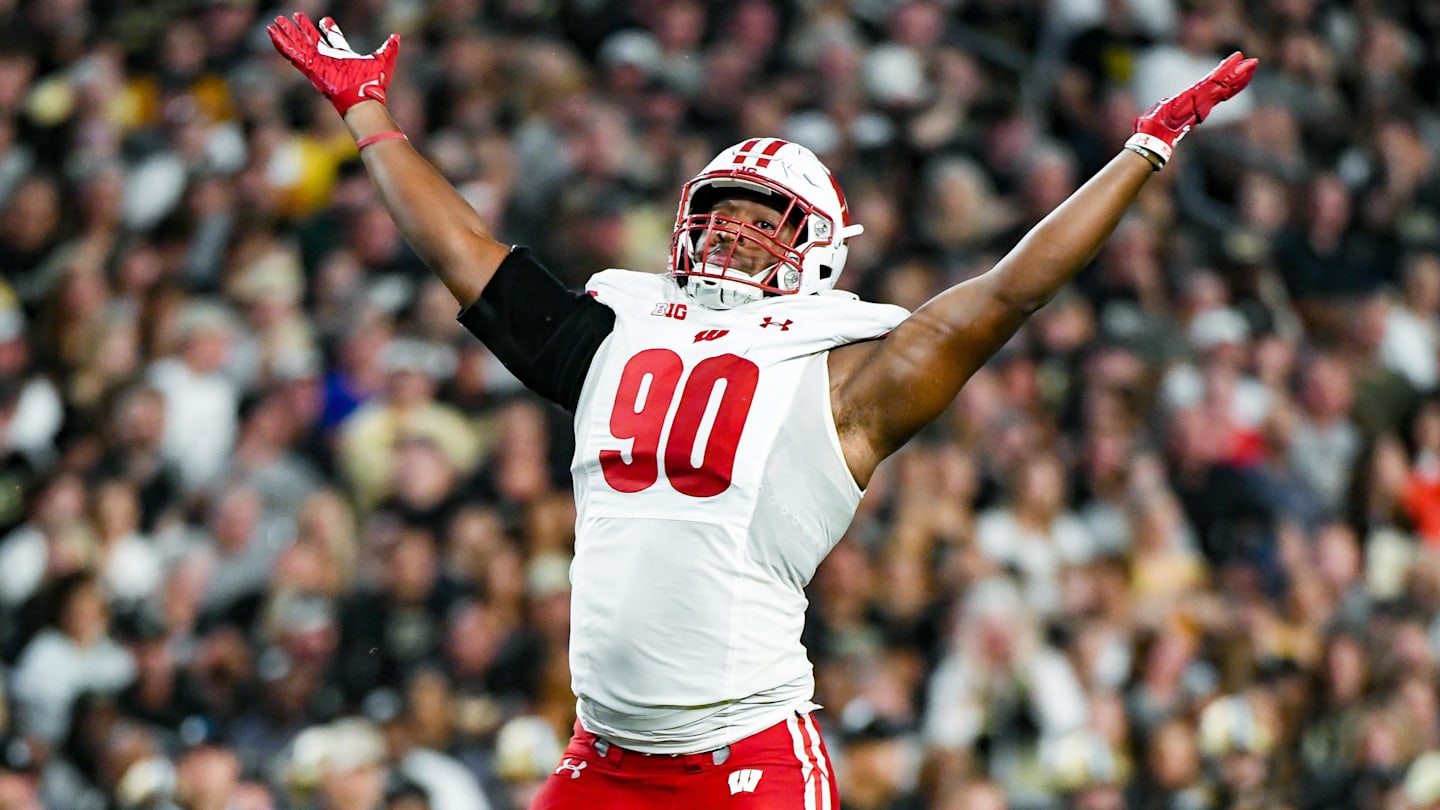 Illinois Football Lands Highest-Rated Transfer Yet From Wisconsin Defense